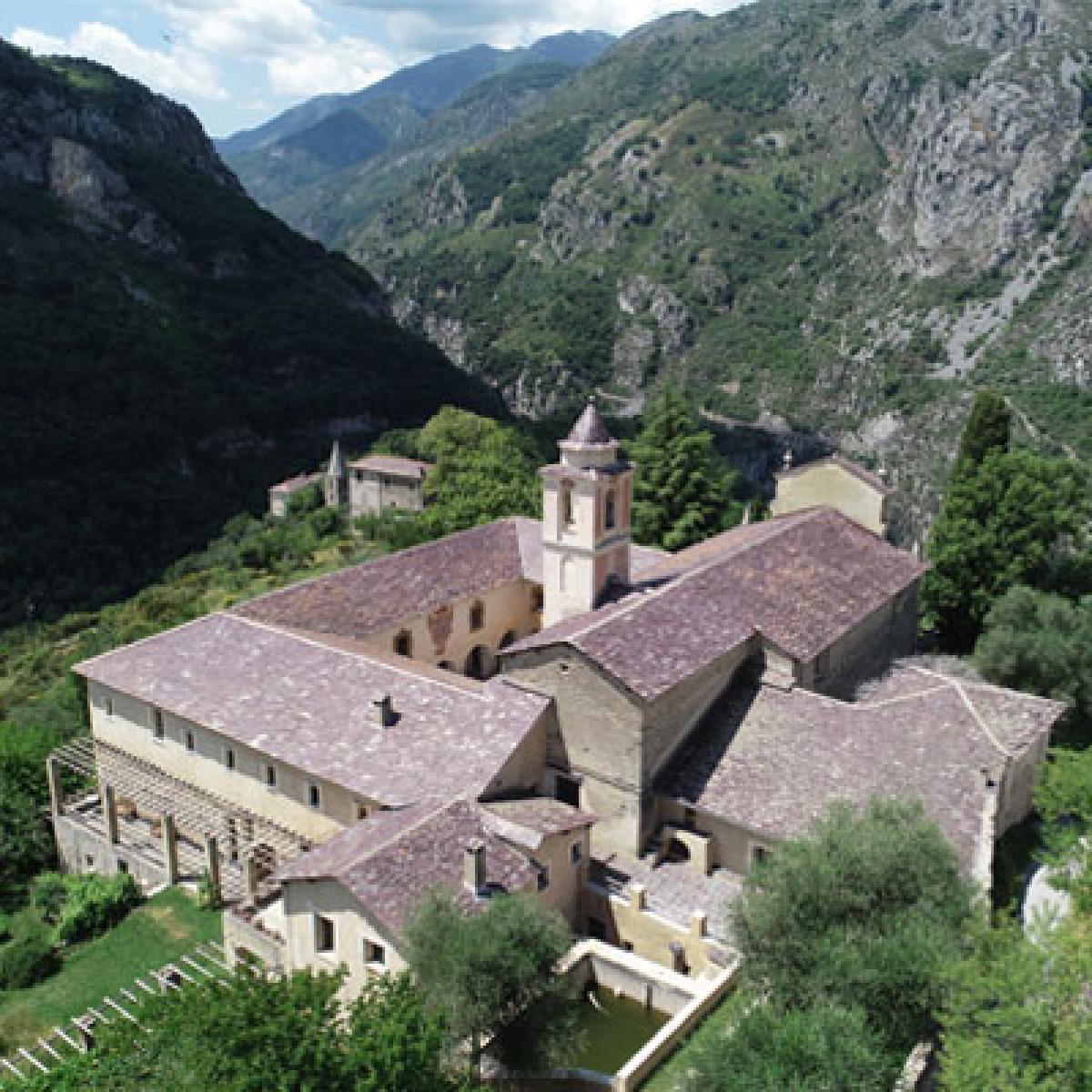 Les chapelles et monastères incontournables de la Côte d’Azur